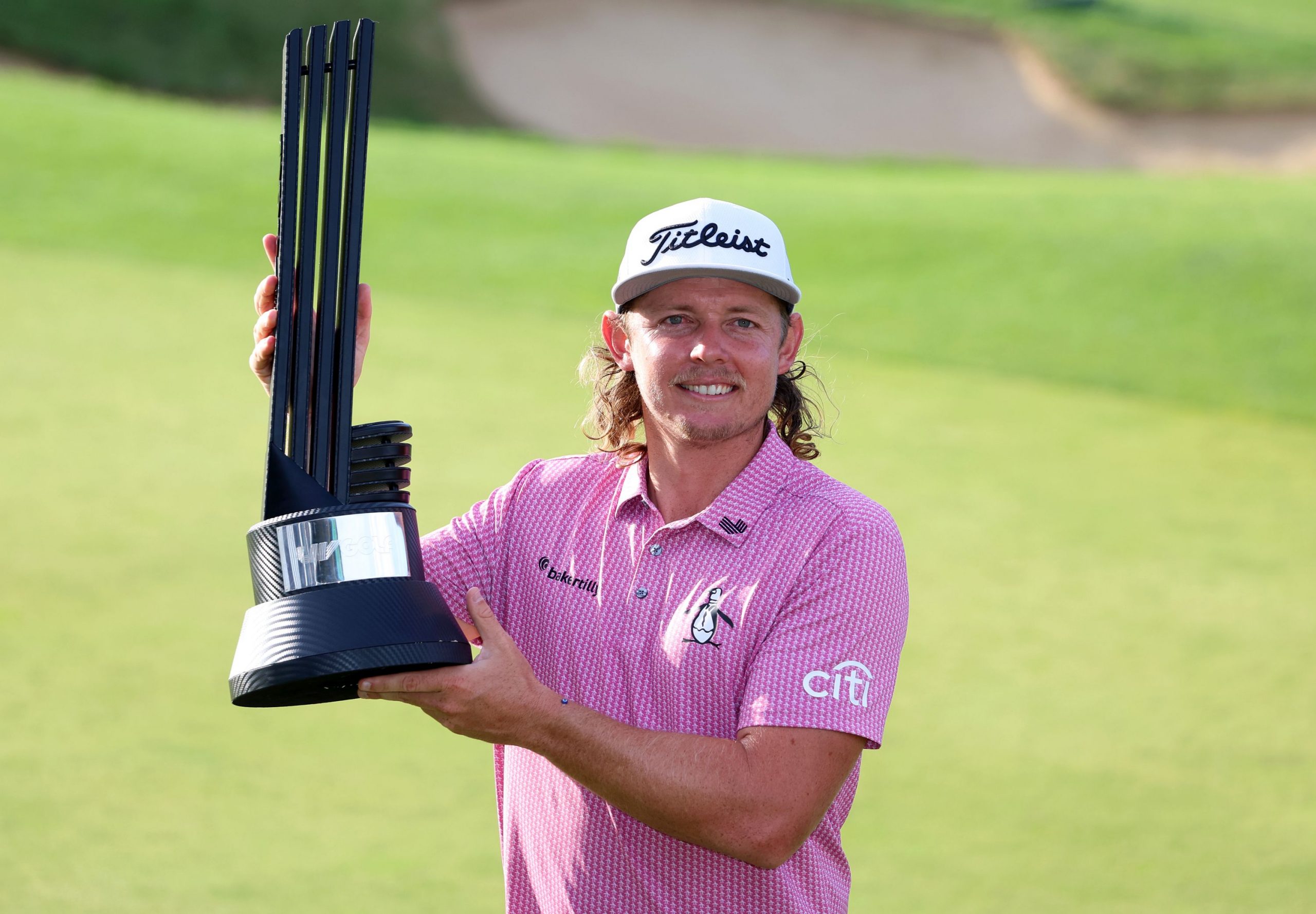 Smith wins individual title; 4aces rally for team win in London