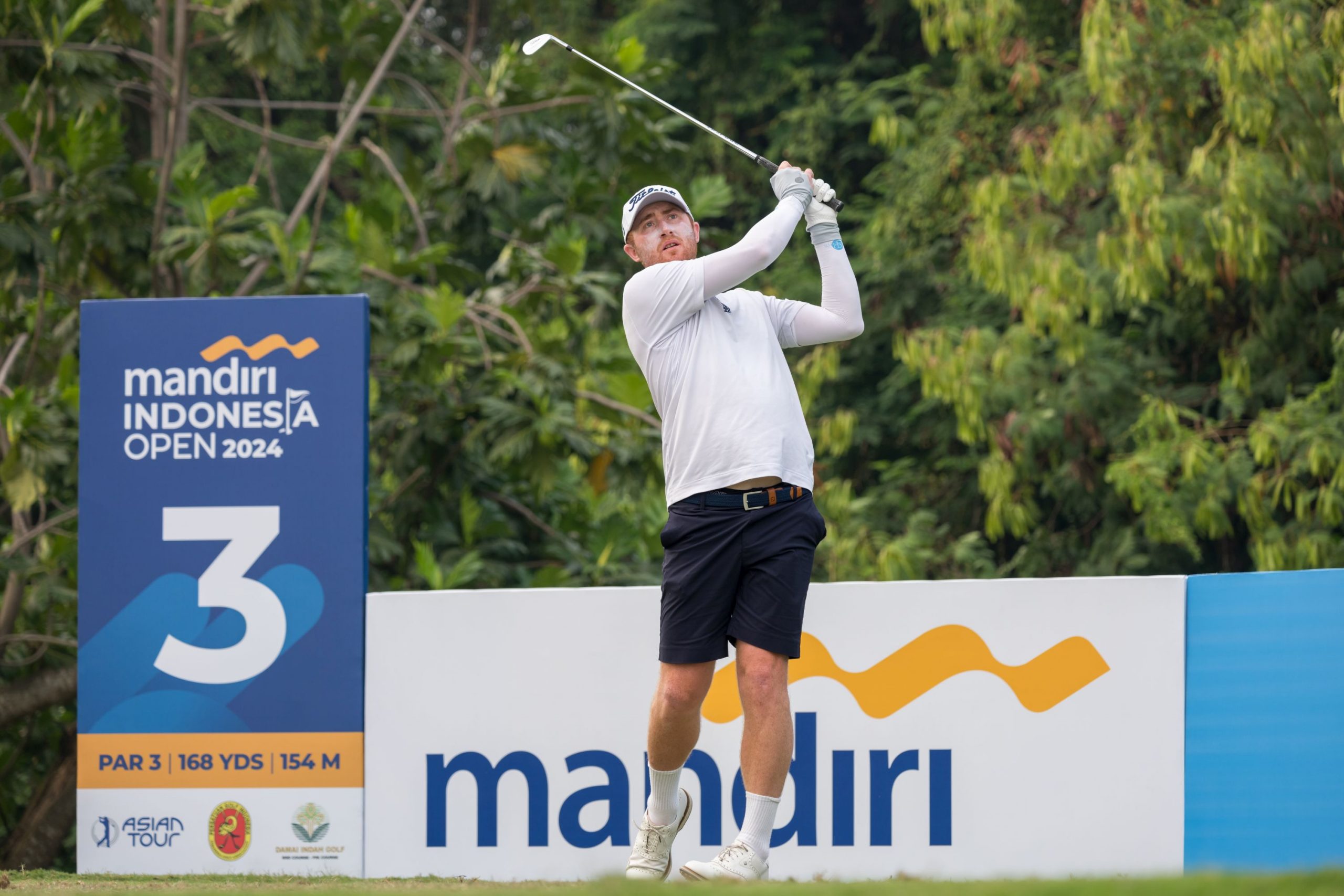 Wilkin breaks 30-year course record to lead Mandiri Indonesia Open